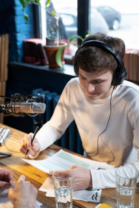 How to Write a Radio Script: A Step-by-Step Guide to Crafting Engaging ...
